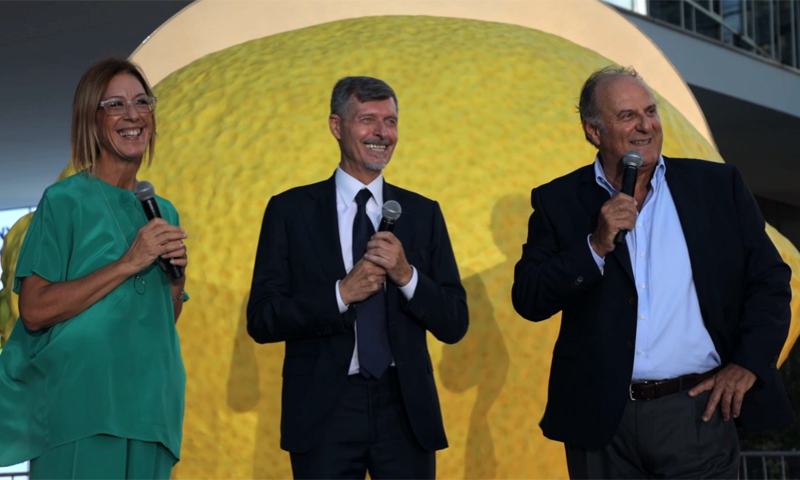 "Il valore del risparmio": evento Esselunga con Gerry Scotti in piazza ...