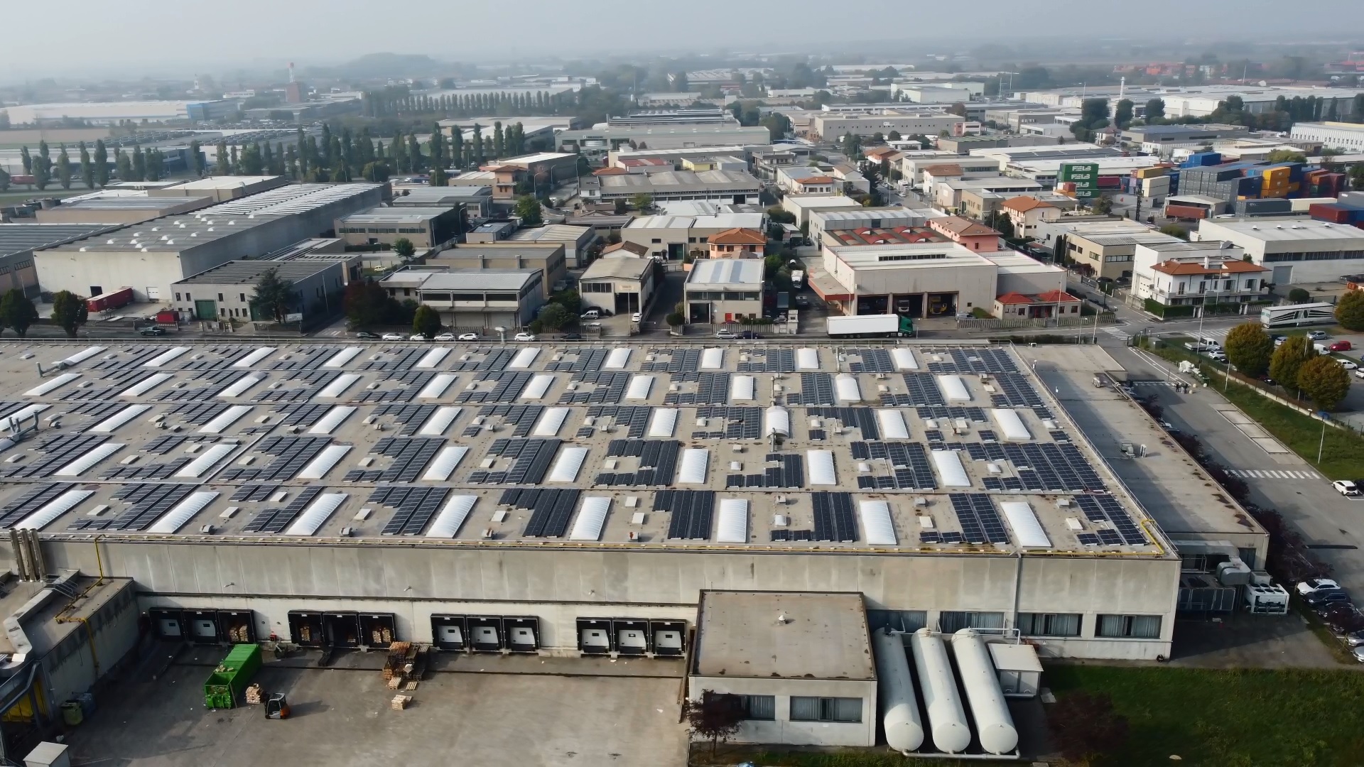 Poste Italiane: a Melzo il più grande impianto fotovoltaico della ...